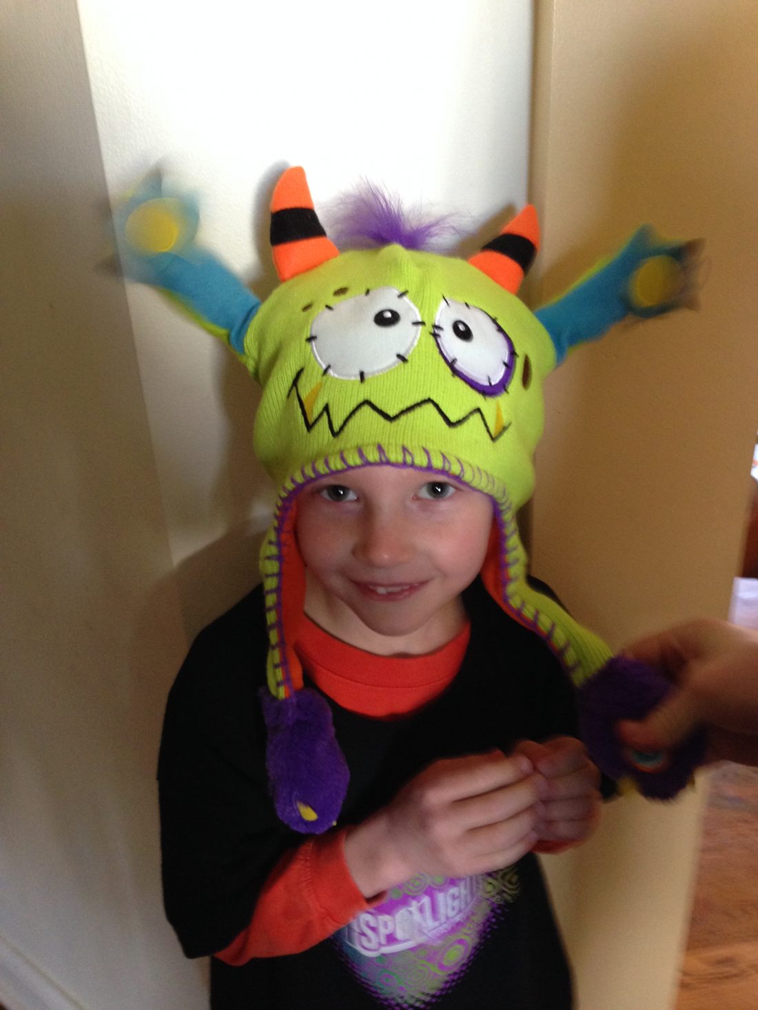 Review of Flipeez Peek-a-Boo Monster Hat