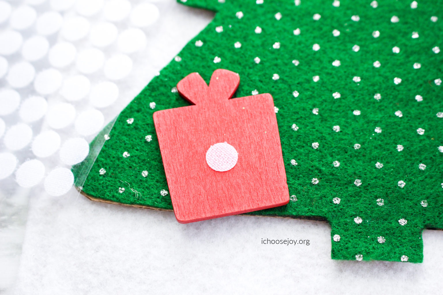 Felt Christmas Tree Tutorial: Craft Project for Kids
